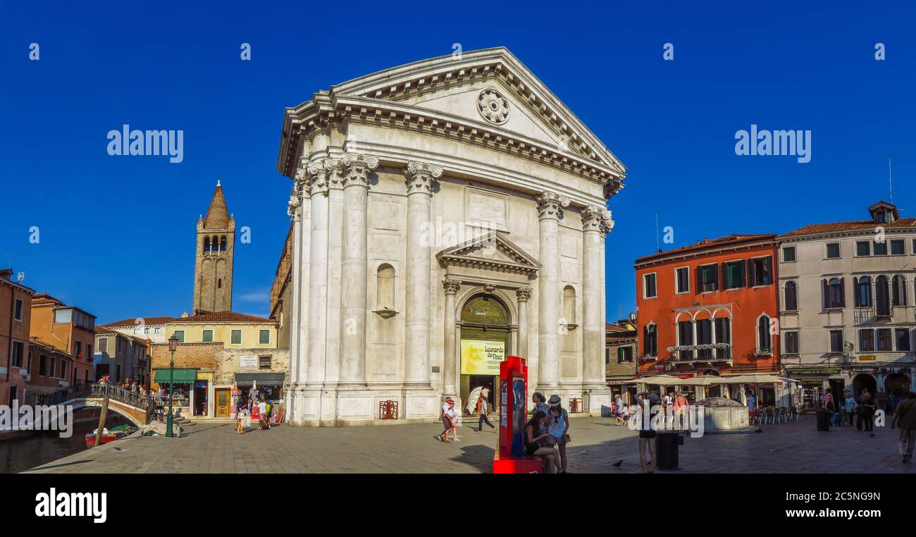 St barnaba kirche -Fotos und -Bildmaterial in hoher Auflösung – Alamy