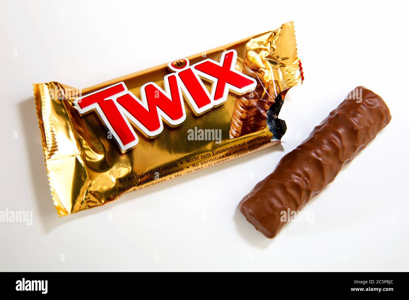 Twix finger -Fotos und -Bildmaterial in hoher Auflösung – Alamy
