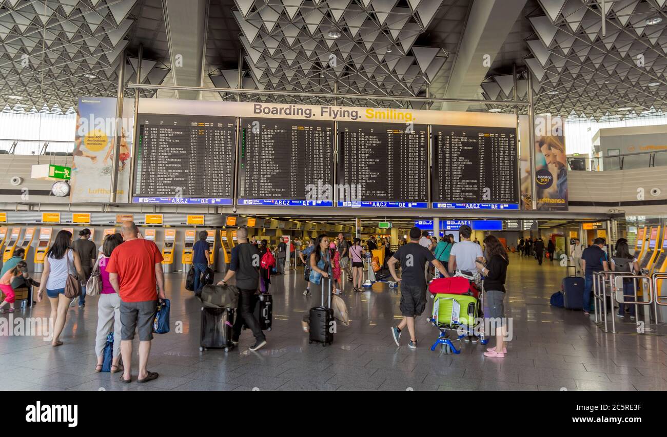Frankfurt terminal 2 gate -Fotos und -Bildmaterial in hoher Auflösung ...