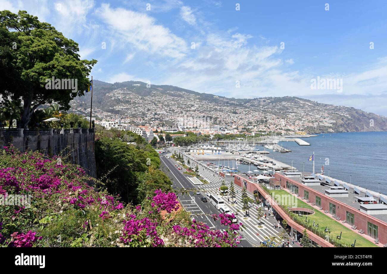 Hügeliges funchal -Fotos und -Bildmaterial in hoher Auflösung – Alamy