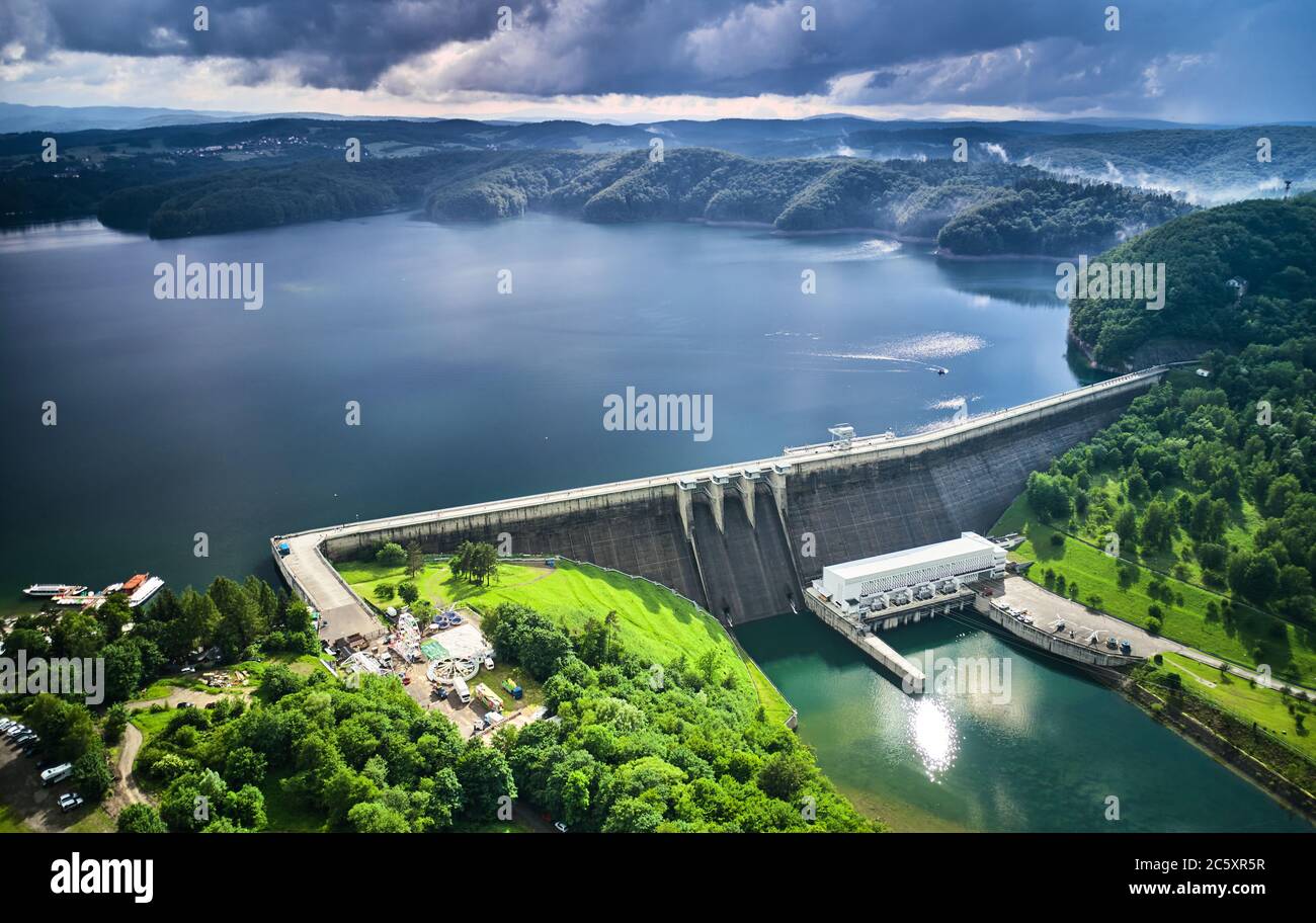 Der Solina-Staudamm - der größte Damm Polens am Solina-See ...