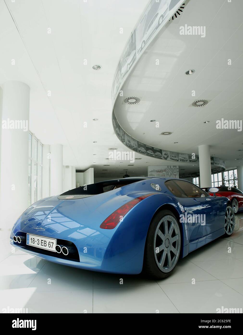 Bugatti chiron conceptcar 1999 -Fotos und -Bildmaterial in hoher ...