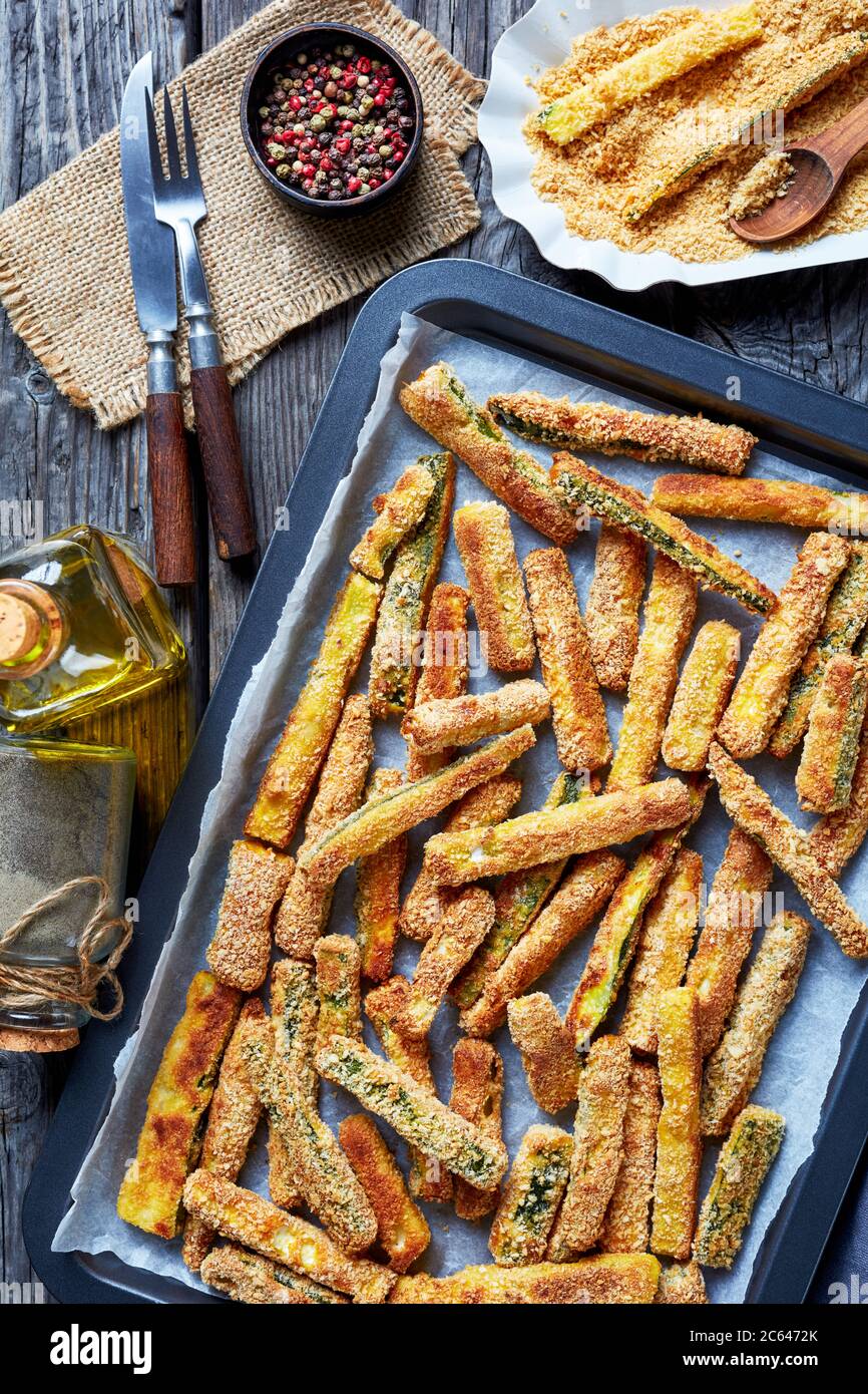 Parmesan sticks -Fotos und -Bildmaterial in hoher Auflösung – Alamy