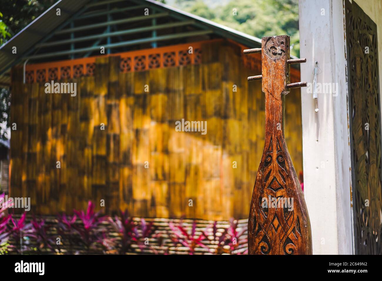 Dayak musikinstrument -Fotos und -Bildmaterial in hoher Auflösung – Alamy
