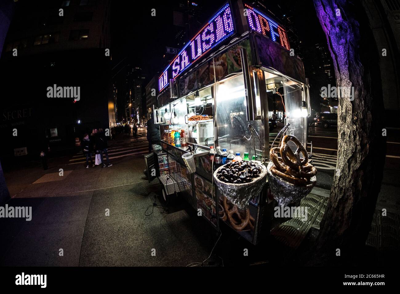 Essen lkw und essen im freien -Fotos und -Bildmaterial in hoher ...