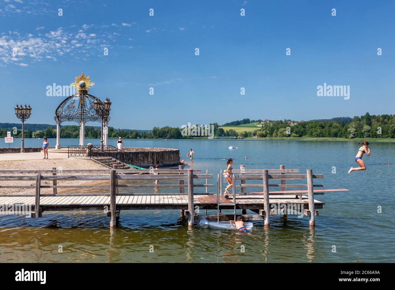 Baden im pavillon am strandbad am waginger sehen -Fotos und ...