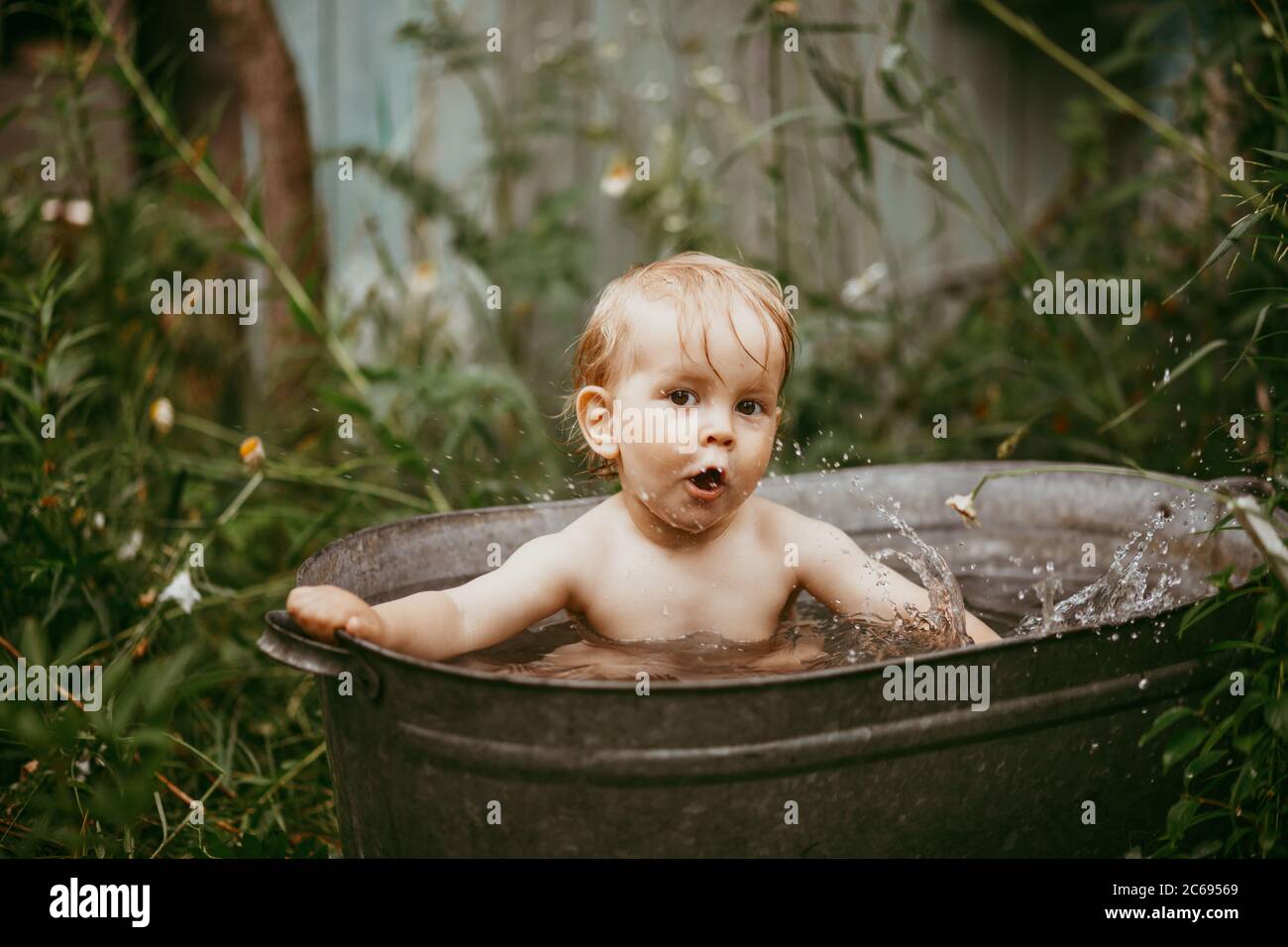 Badewanne Dusche Stockfotos und -bilder Kaufen - Alamy