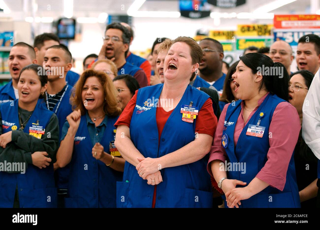 Walmart mitarbeiter -Fotos und -Bildmaterial in hoher Auflösung – Alamy