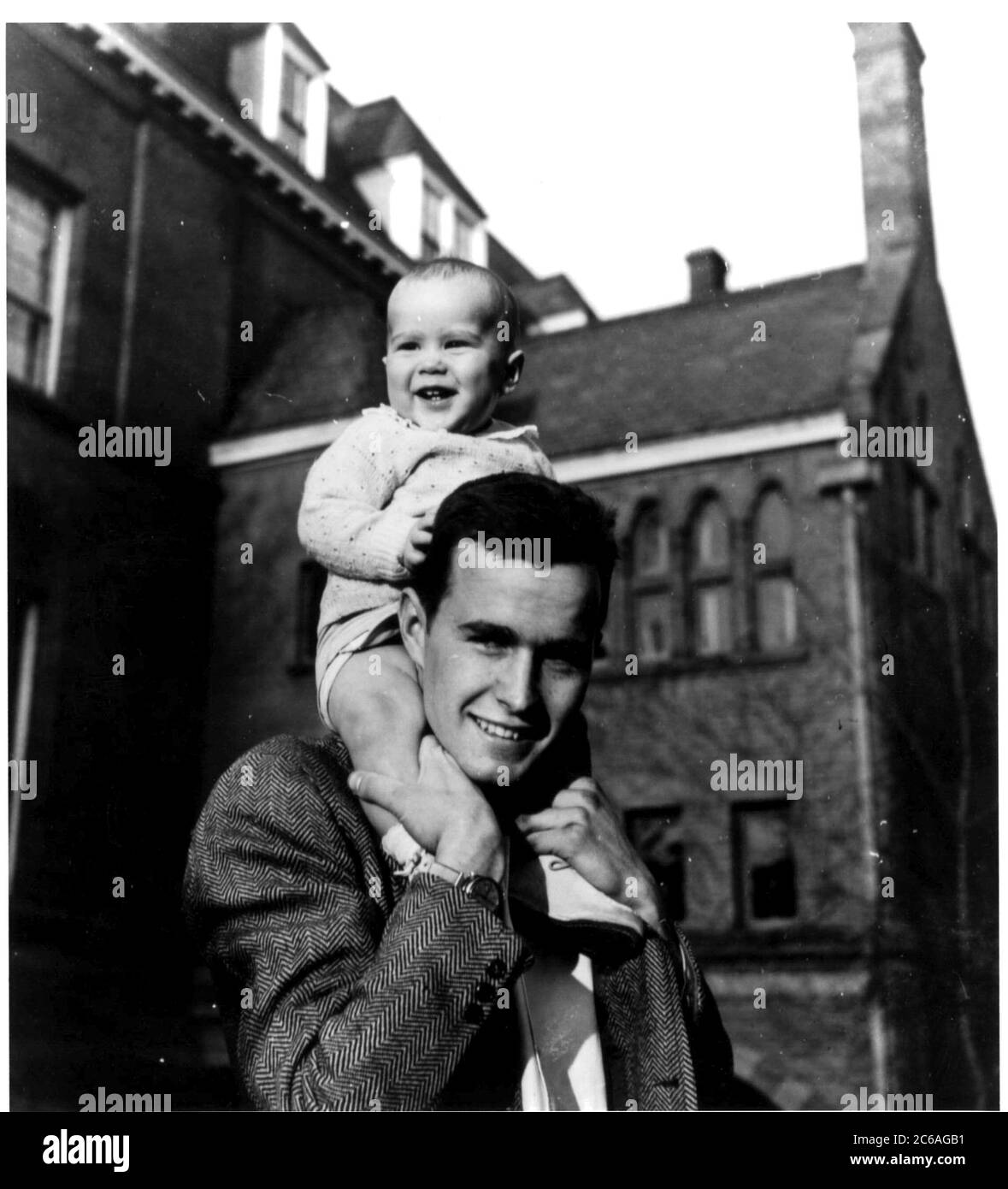 Liebende väter -Fotos und -Bildmaterial in hoher Auflösung – Alamy