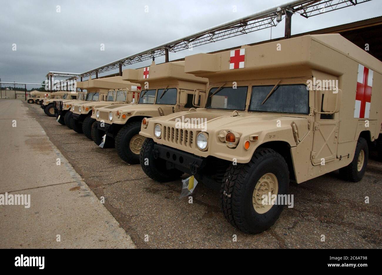 Humvee ambulance -Fotos und -Bildmaterial in hoher Auflösung – Alamy