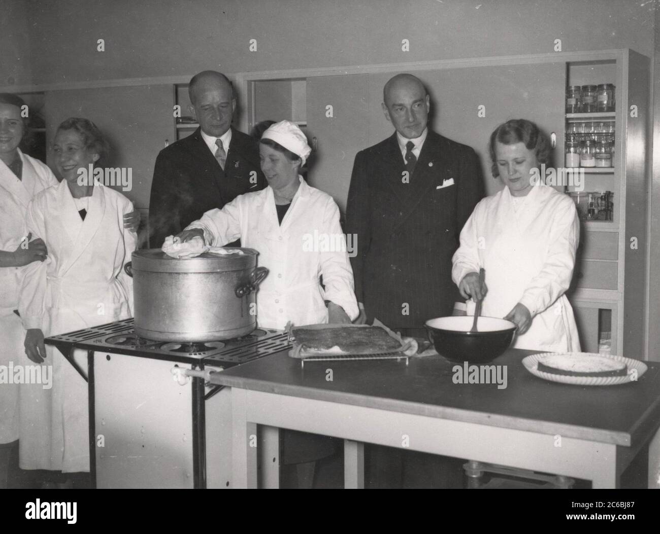 Hausfrau Schule - Reportage Heinrich Hoffmann Fotografien 1934 Adolf ...