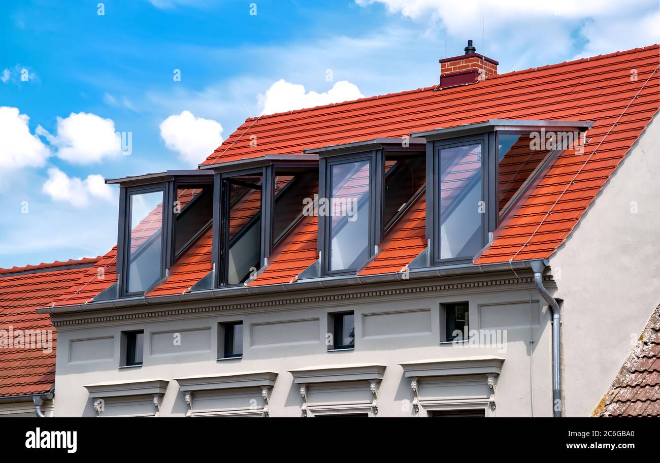 Vier fassaden -Fotos und -Bildmaterial in hoher Auflösung – Alamy