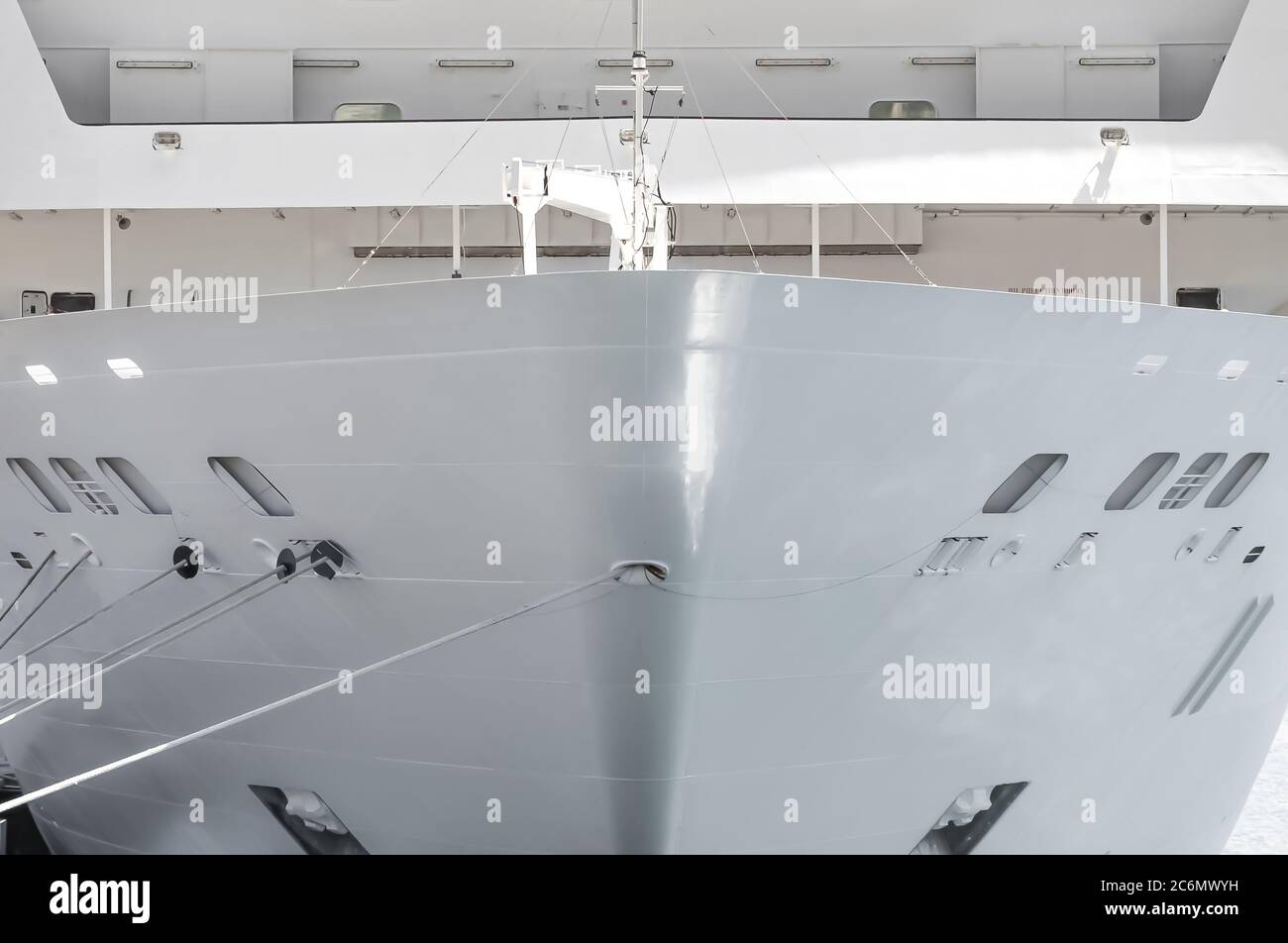 Bug des kreuzfahrtschiffes -Fotos und -Bildmaterial in hoher Auflösung ...