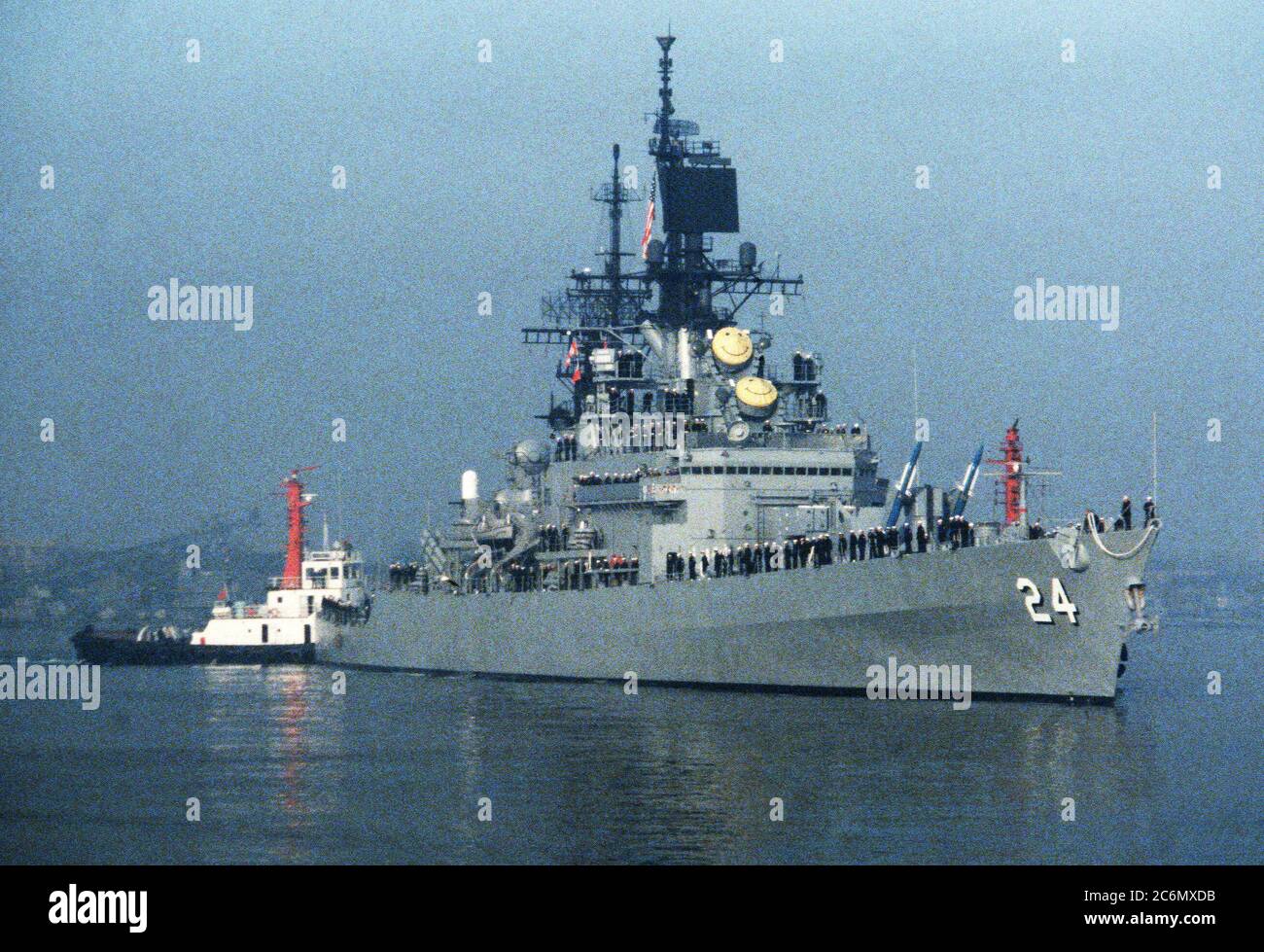 Lenkwaffenkreuzer uss reeves -Fotos und -Bildmaterial in hoher ...