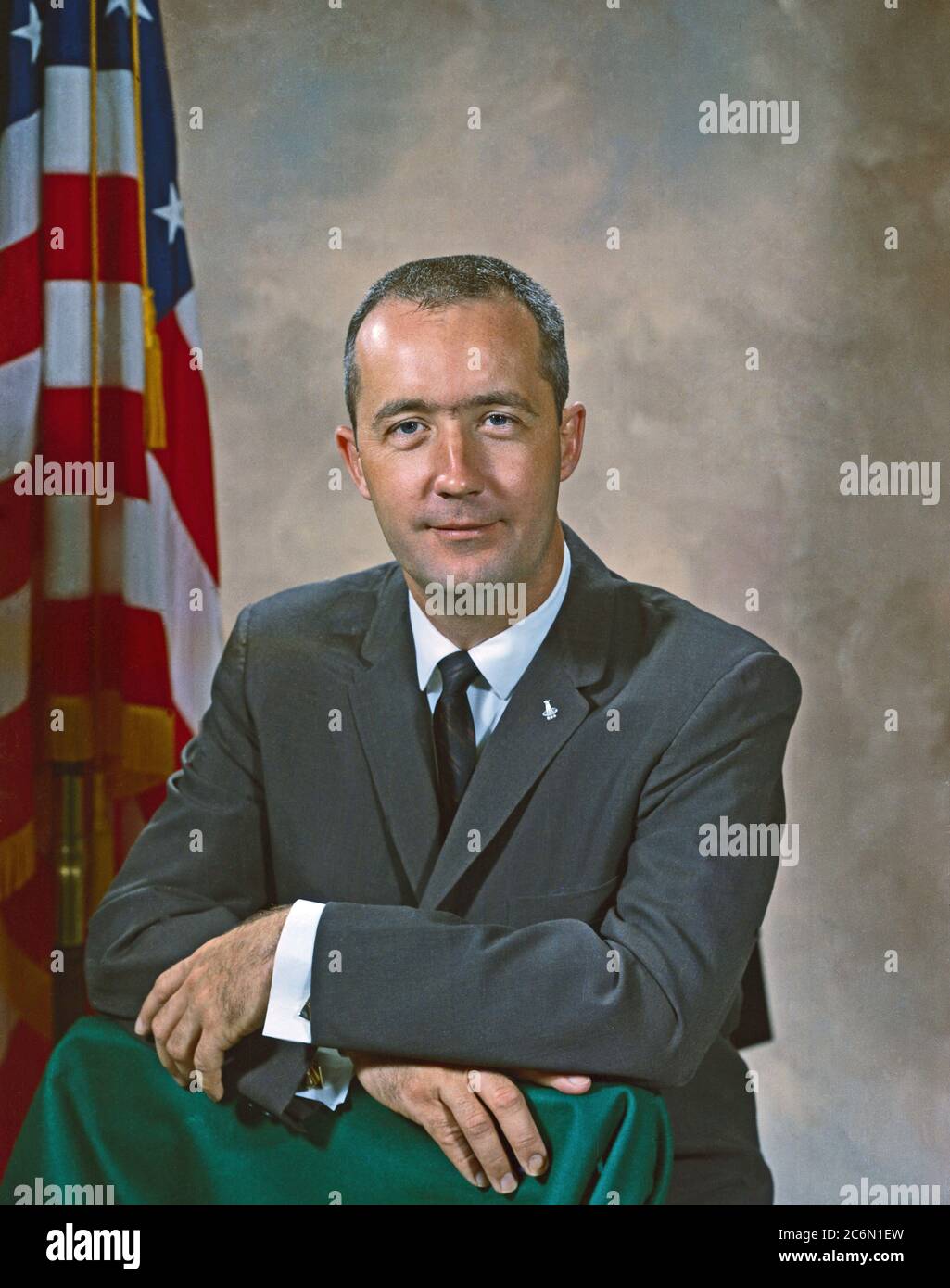 Astronaut james mcdivitt -Fotos und -Bildmaterial in hoher Auflösung ...