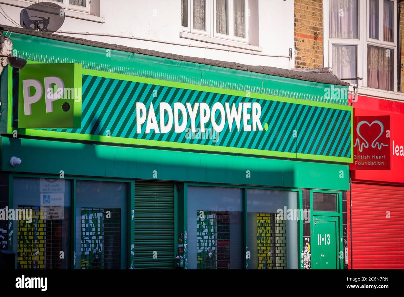 Paddy power high street shop -Fotos und -Bildmaterial in hoher ...