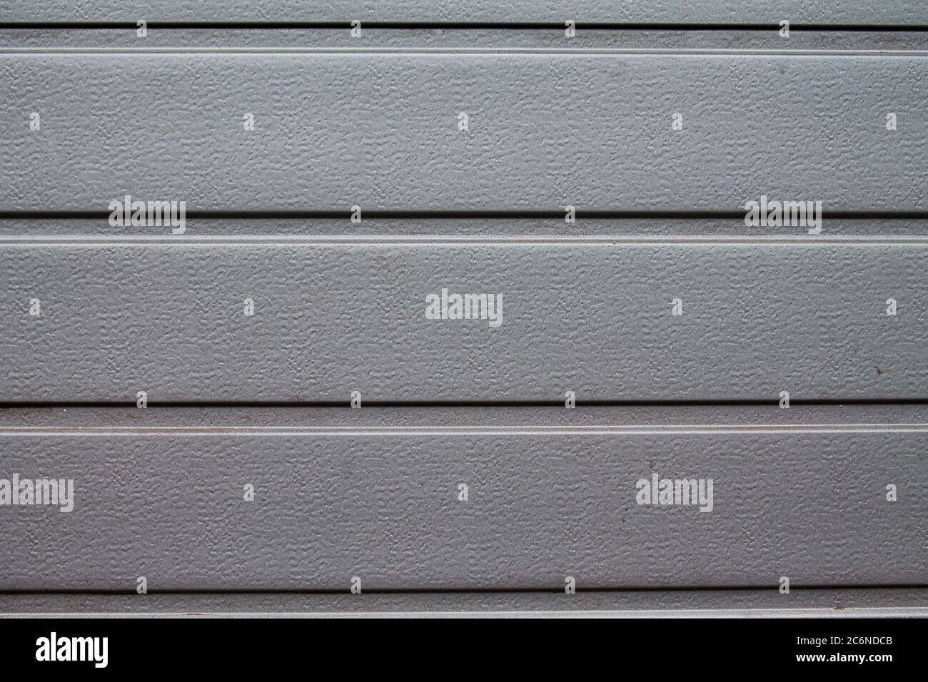 Automatic garage door -Fotos und -Bildmaterial in hoher Auflösung – Alamy