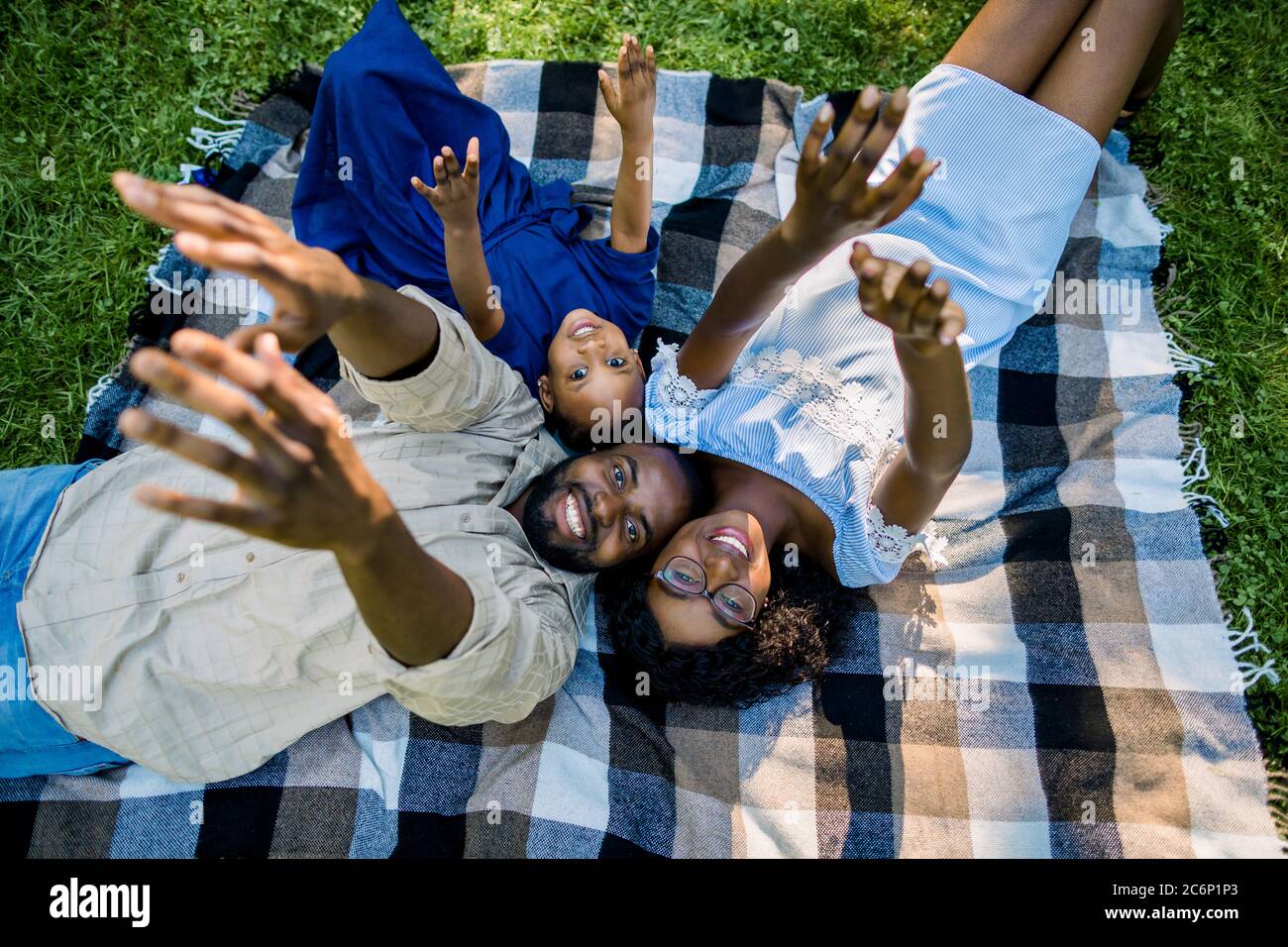 Eltern Tochter Im Park Stockfotos und -bilder Kaufen - Alamy