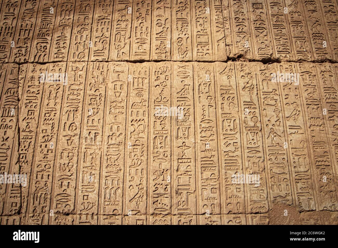 Ancient egyptian hieroglyphs -Fotos und -Bildmaterial in hoher ...