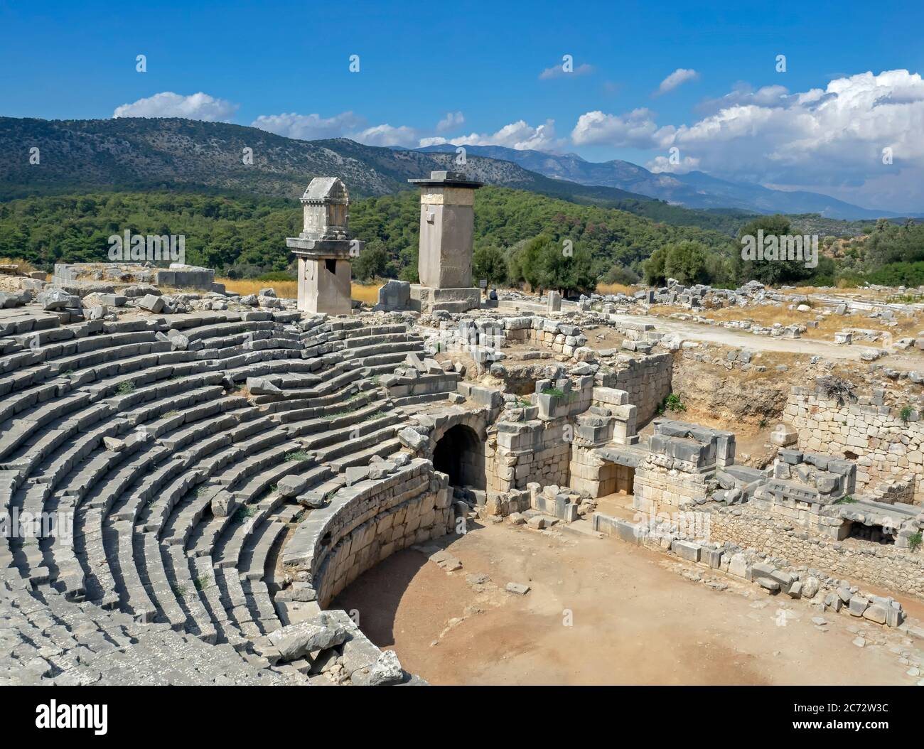 Antike antike Ruinen von Xanthos. Amphitheater, Harpy-Denkmal, UNESCO ...
