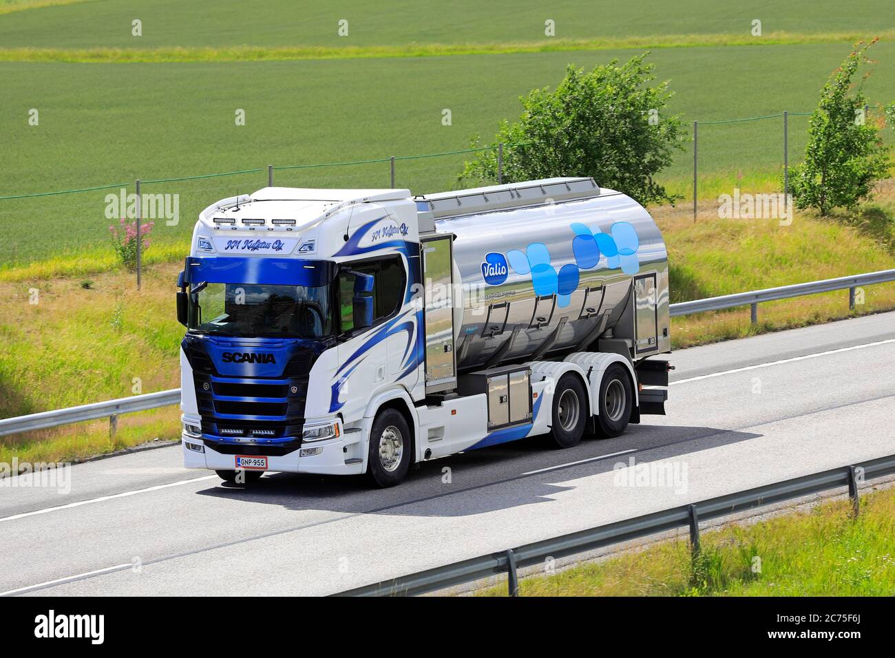 Milchwagen lastwagen -Fotos und -Bildmaterial in hoher Auflösung – Alamy