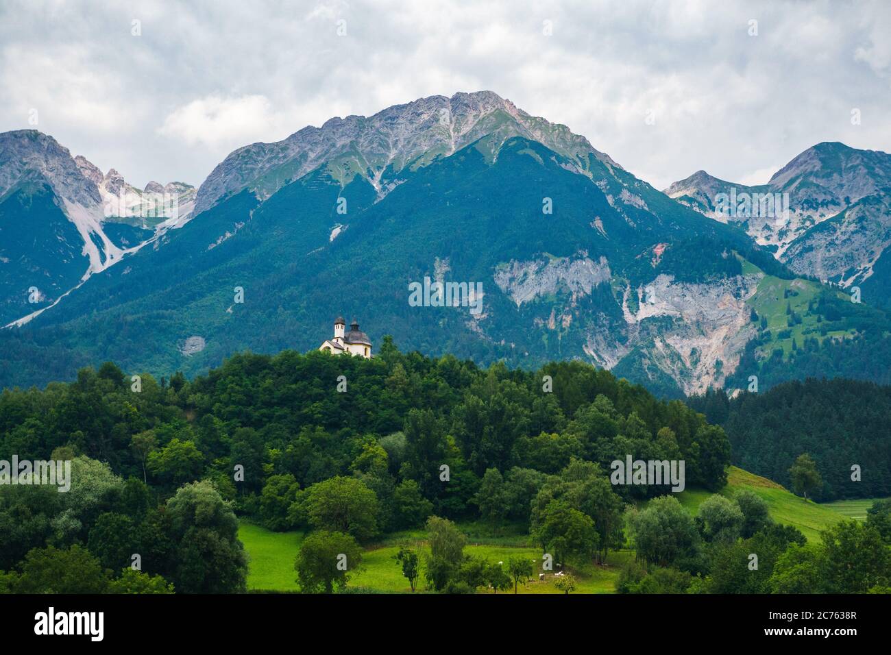 Kirche, Tiroler Berge, Österreichische Alpen Stockfotografie - Alamy