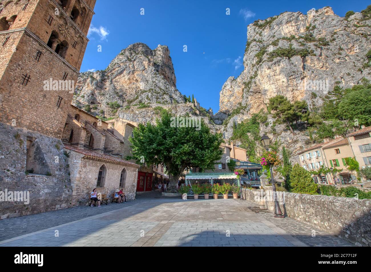 Fabelhafte Moustiers Sainte Marie Frankreich Bilder