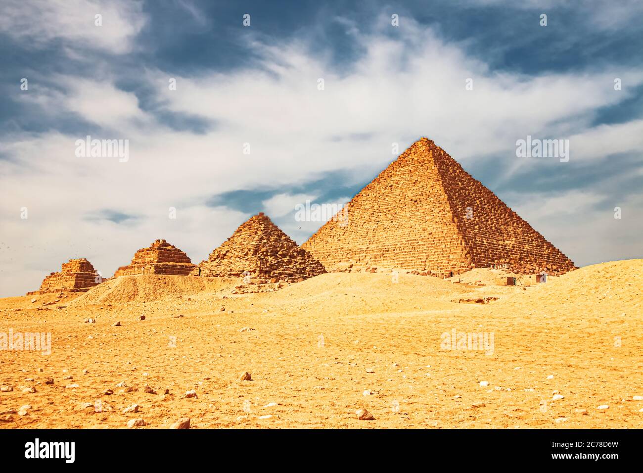 Alte Pyramide von Mycerinus, Menkaura und die Pyramiden der Königinnen ...