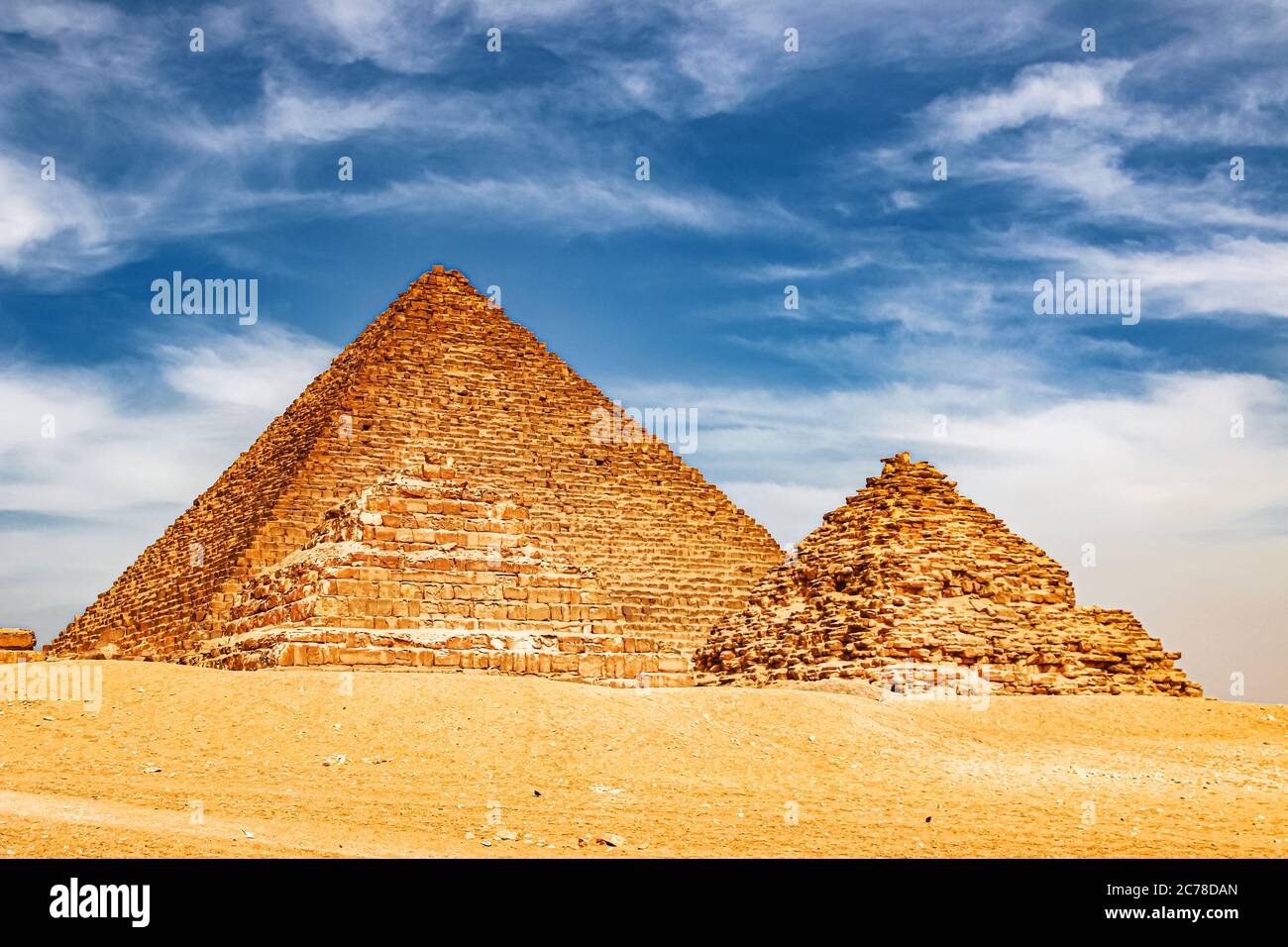 Alte Pyramide von Mycerinus, Menkaura und die Pyramiden der Königinnen ...