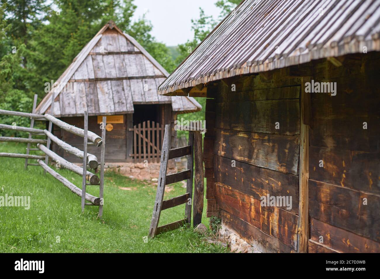 Bauernhof Auf Dem Land Serbien Stockfotos und -bilder Kaufen - Alamy