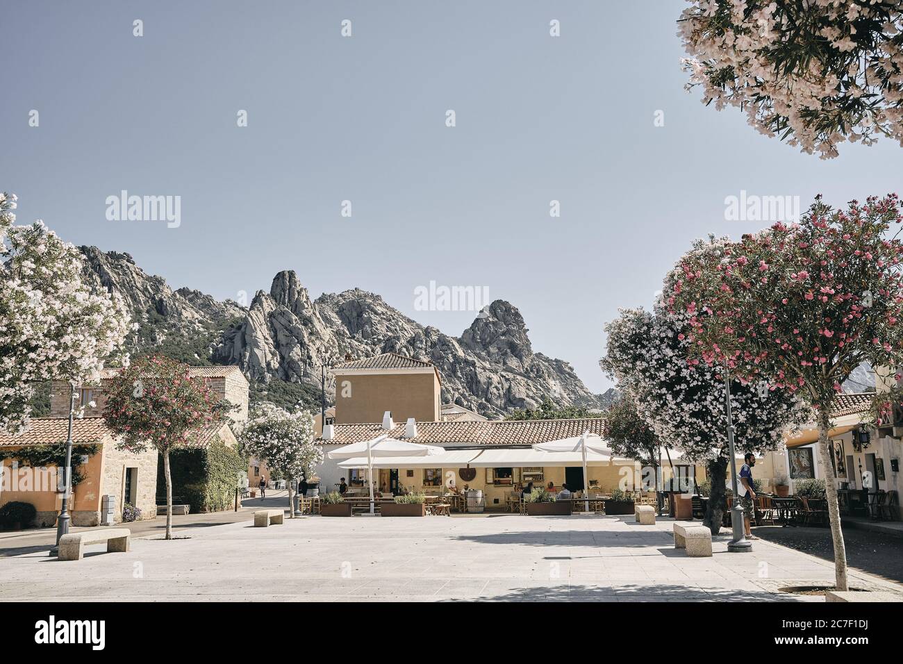 Chiesa di san pantaleo -Fotos und -Bildmaterial in hoher Auflösung – Alamy