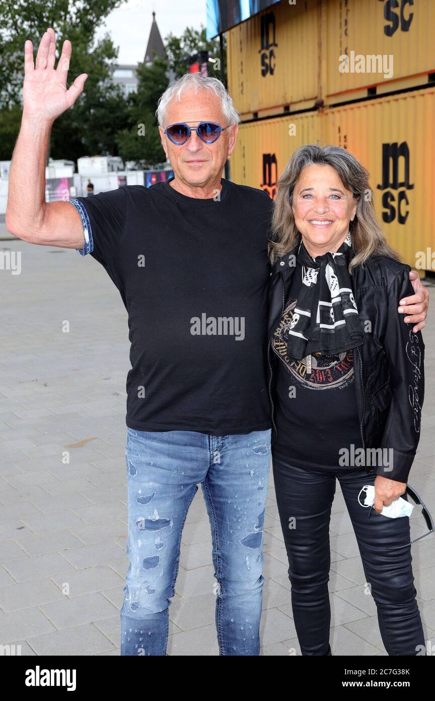 Hamburg, Deutschland. Juli 2020. Suzi Quatro mit Ehemann Rainer Haas ...