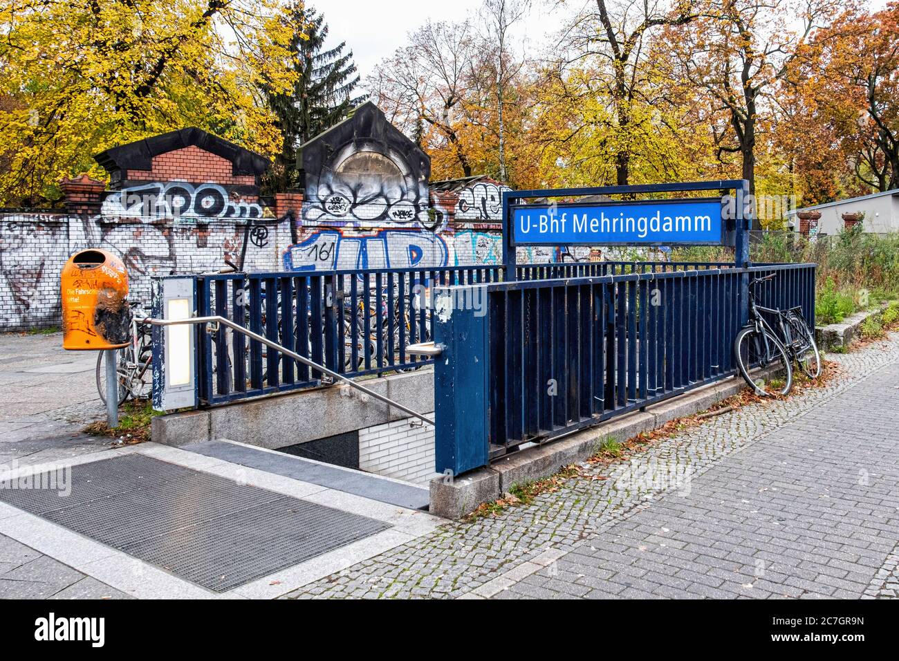 Mehringdamm u bahn -Fotos und -Bildmaterial in hoher Auflösung – Alamy
