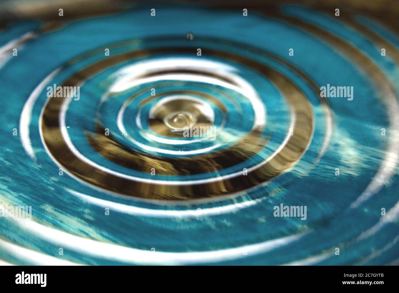 Concentric Waves Stockfotos und -bilder Kaufen - Alamy