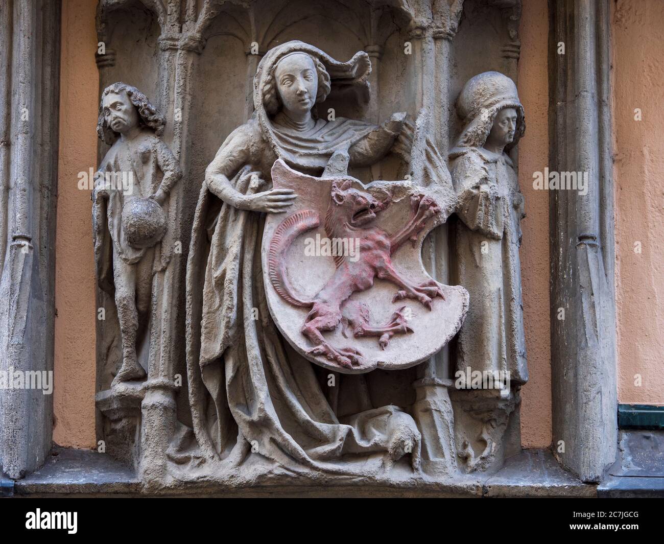 Gothic relief sculpture -Fotos und -Bildmaterial in hoher Auflösung – Alamy