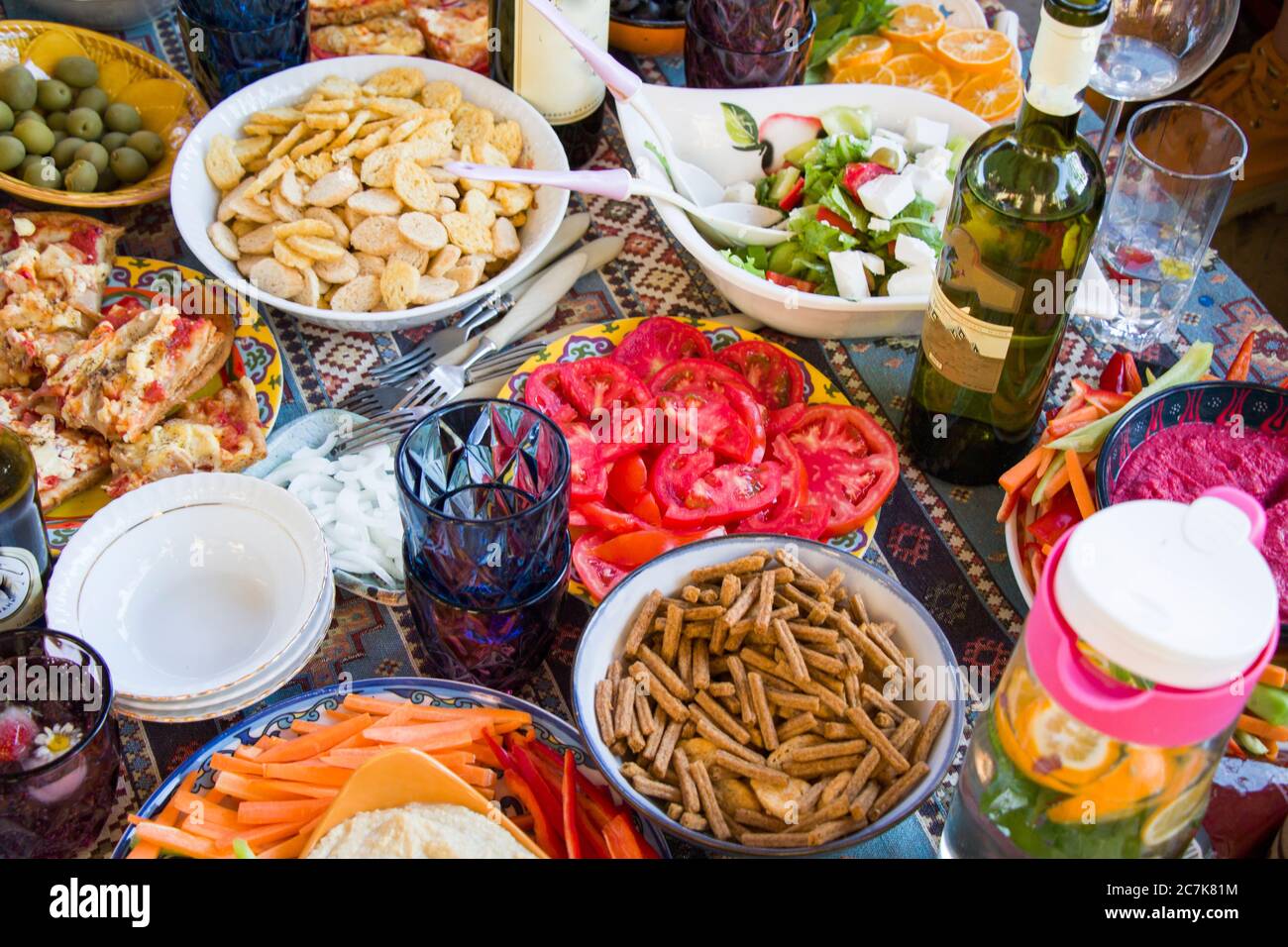 Schale voll zitronensaft -Fotos und -Bildmaterial in hoher Auflösung ...