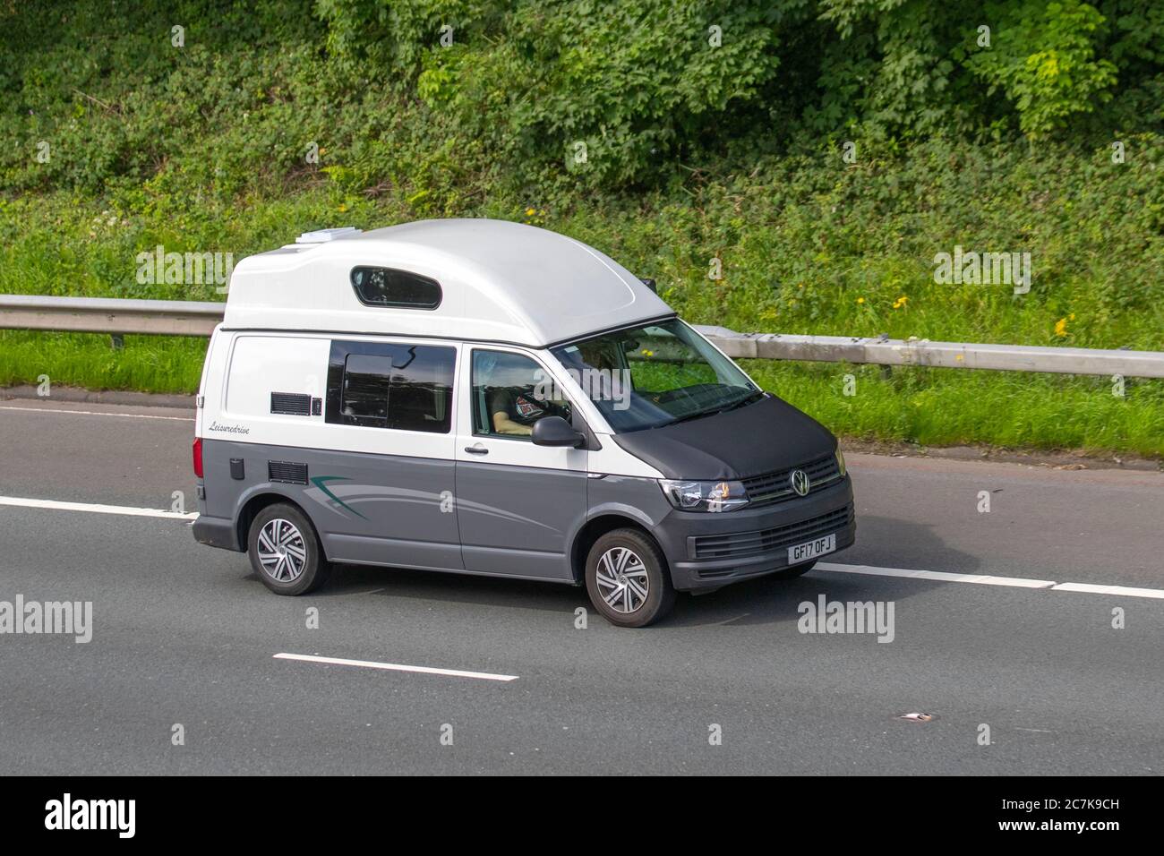 Volkswagen Transporter T5 Wohnmobil Umbau Stockfotos und -bilder Kaufen ...