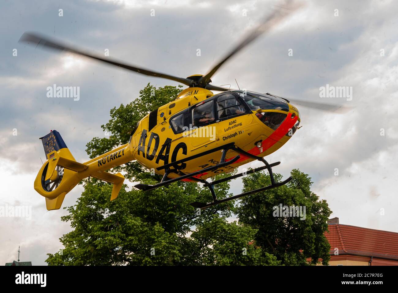 Berlin/Deutschland - Juni 2018: Start ADAC Helicopter, Ambulance ...