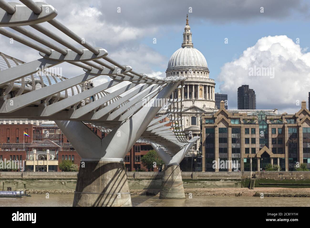 Damper Building Stockfotos und -bilder Kaufen - Alamy