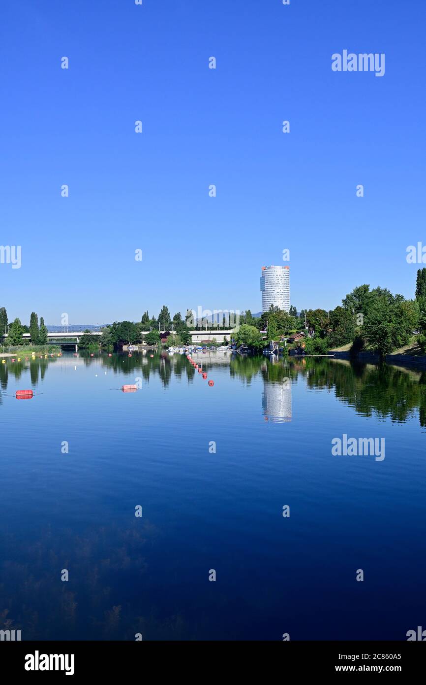 Fluss neue donau neue donau -Fotos und -Bildmaterial in hoher Auflösung ...