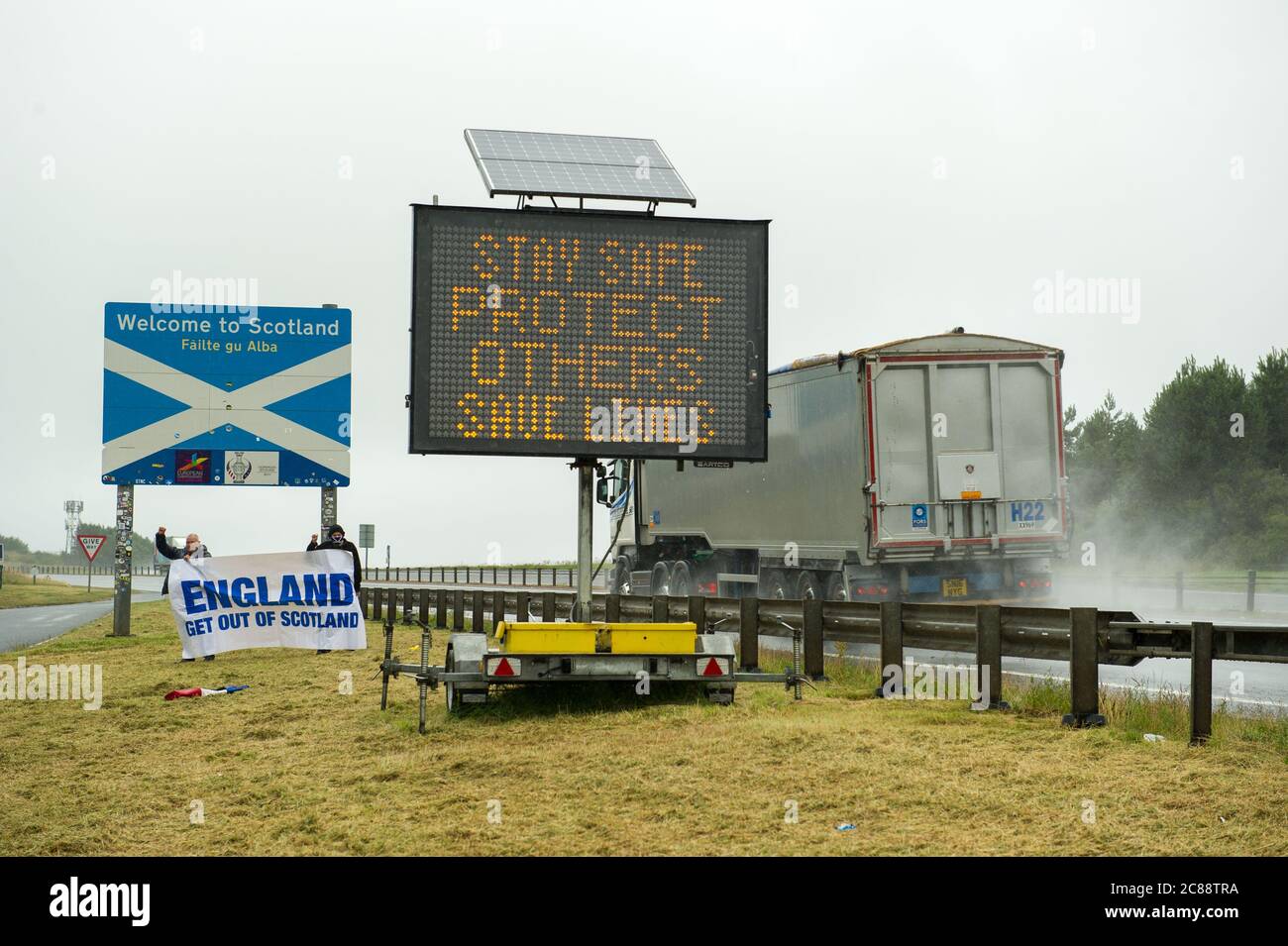England raus aus schottland protest banner schottische grenze -Fotos ...