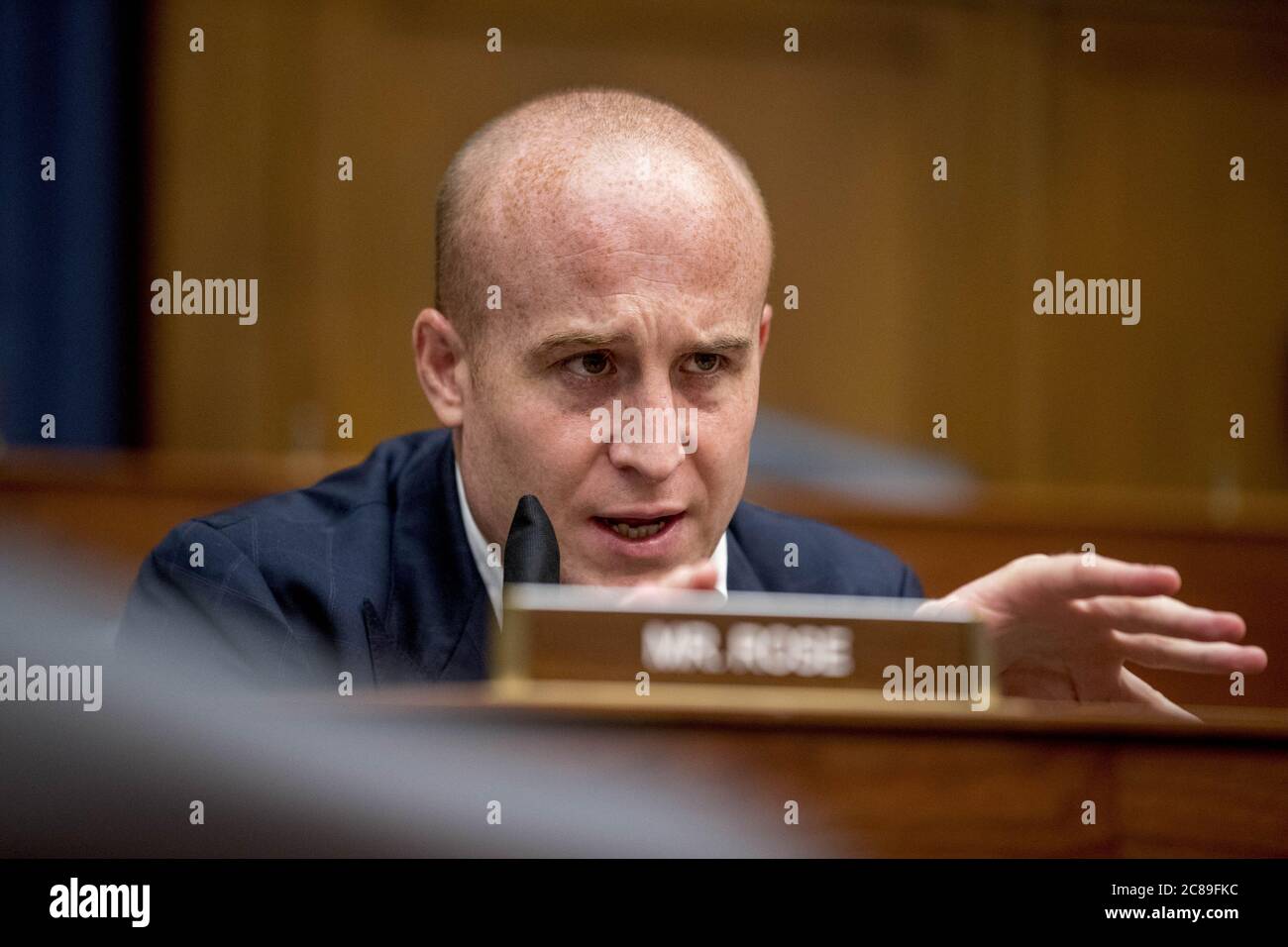 Washington, Usa. Juli 2020. Der Abgeordnete Max Rose, D-N.Y., stellt ...