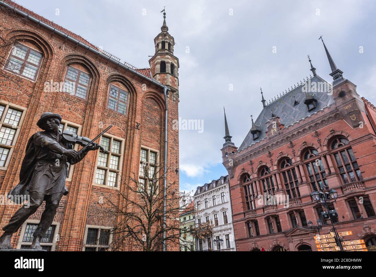 Brunnendenkmal von Flisak - Flößer vor dem alten Rathaus in der ...