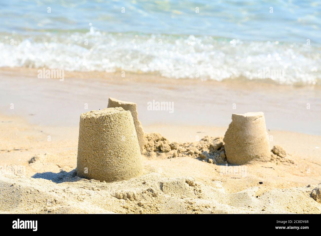 Sandburgen bauen -Fotos und -Bildmaterial in hoher Auflösung – Alamy