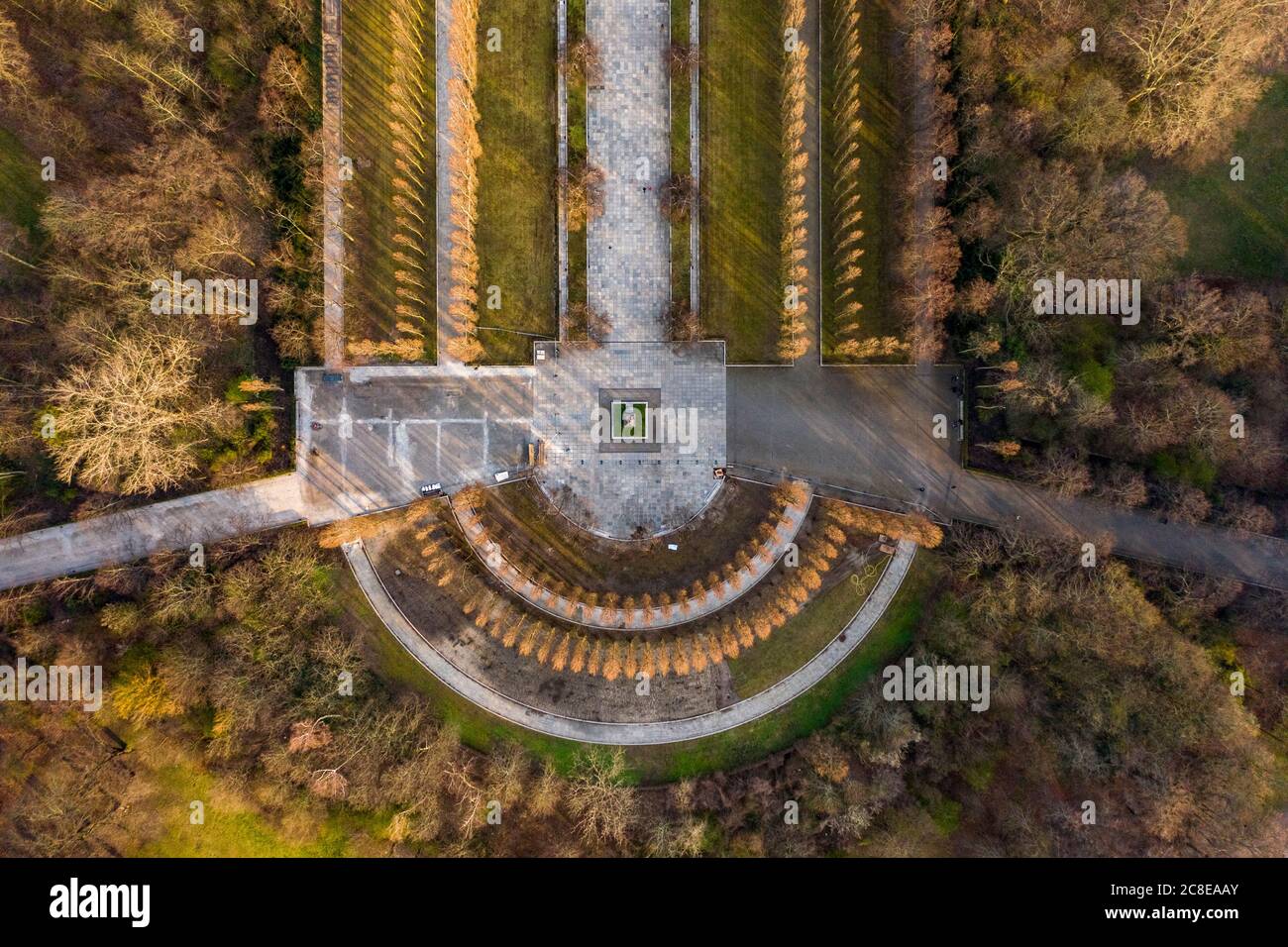Treptower Park Kriegsdenkmal Stockfotos und -bilder Kaufen - Alamy