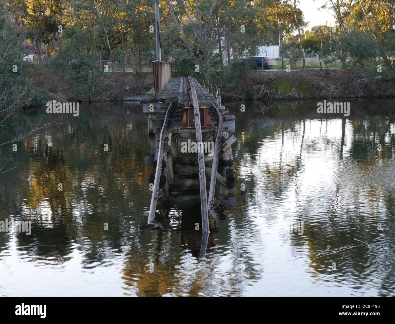 Railway dam -Fotos und -Bildmaterial in hoher Auflösung – Alamy