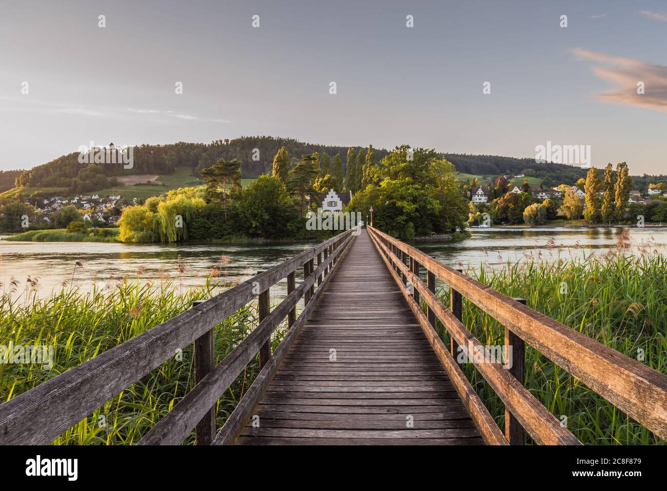 Klösterliche brücke -Fotos und -Bildmaterial in hoher Auflösung – Alamy