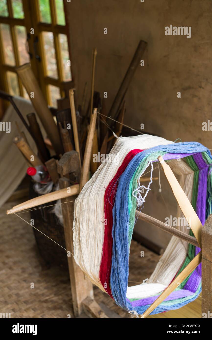 Antiker holzwebstuhl -Fotos und -Bildmaterial in hoher Auflösung – Alamy