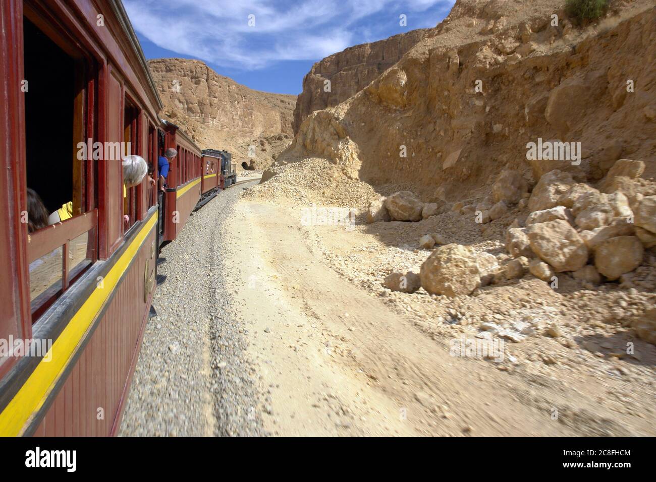 Red lizard train -Fotos und -Bildmaterial in hoher Auflösung – Alamy