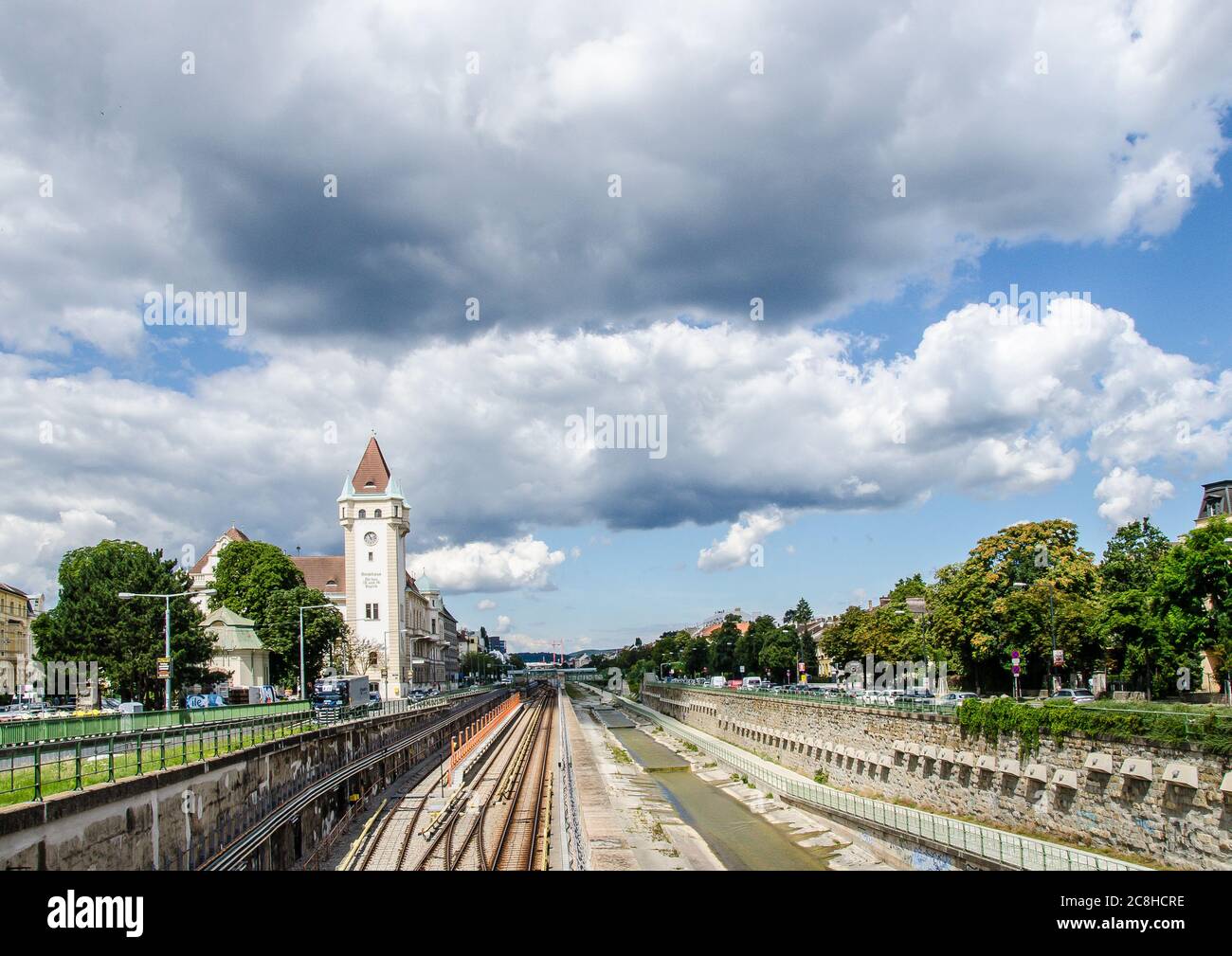 Hietzing ein dicht besiedeltes stadtgebiet -Fotos und -Bildmaterial in ...
